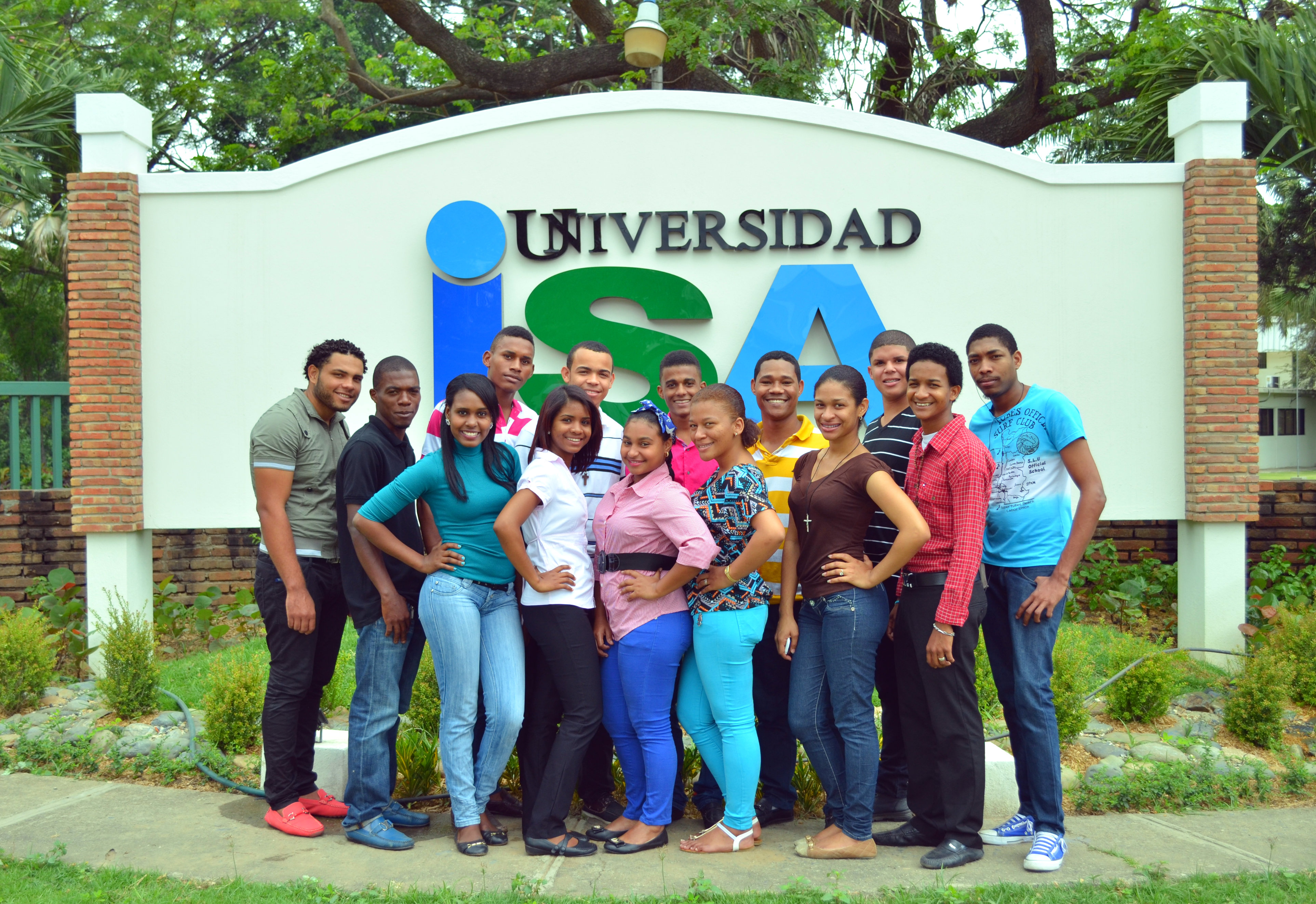Fundación Tropicalia y la Universidad ISA becan a cuatro jóvenes de ...